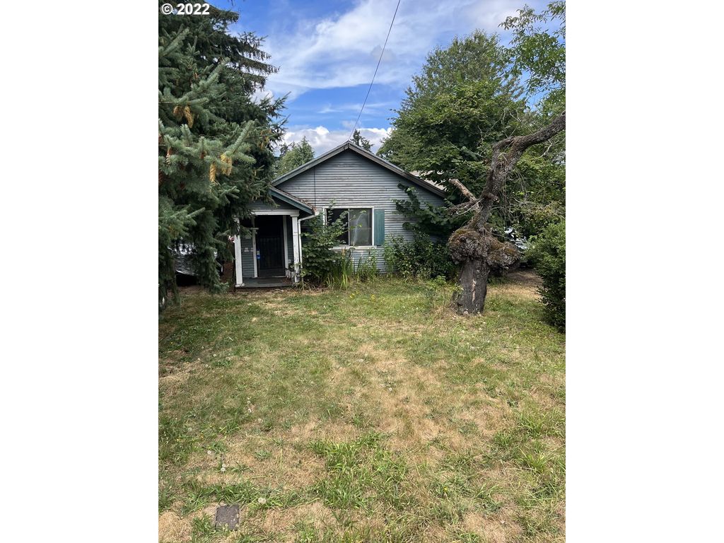 10301 NE Beech St, Portland, OR 97220 - See Est. Value, Schools & More