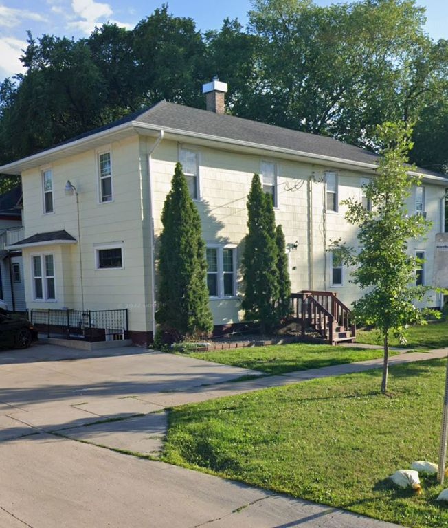 722 8th Ave N #4, Fargo, ND 58102 - See Est. Value, Schools & More