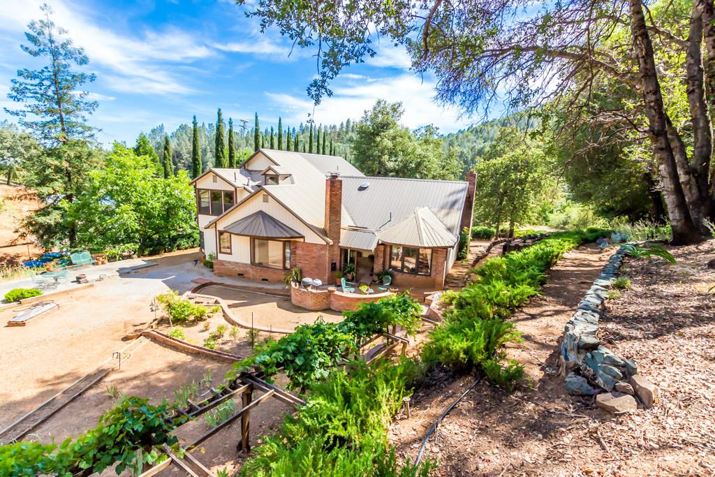 14277 Old Oregon Trl, Redding, CA 96003 - See Est. Value, Schools & More