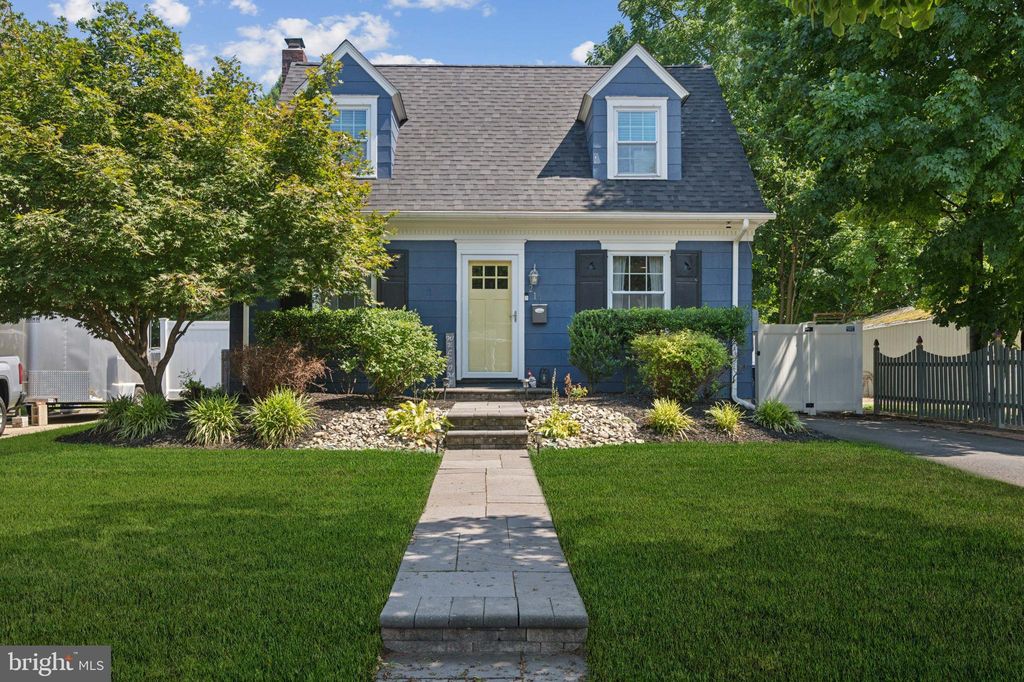 214 E 4th St, Palmyra, NJ 08065 - See Est. Value, Schools & More