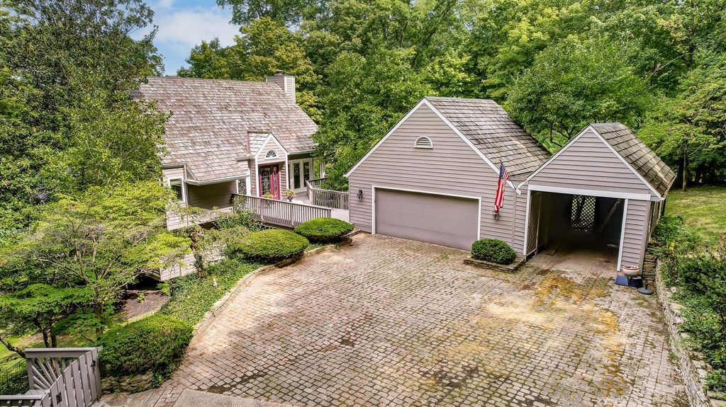 79 Locust Hill Rd, Cincinnati, OH 45245 - See Est. Value, Schools & More