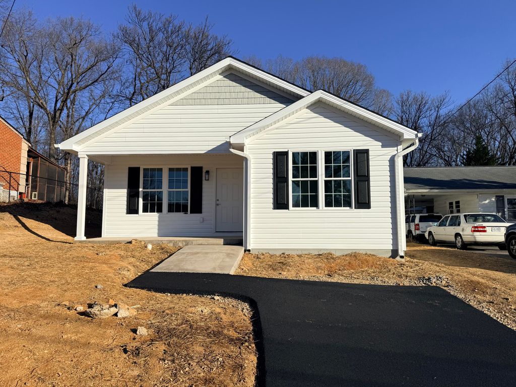 4305 Camille Ave NW, Roanoke, VA 24017 | MLS# 923923 - Trulia | Trulia