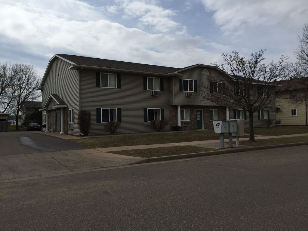 1051 Imperial Cir #14, Eau Claire, WI 54701 - See Est. Value, Schools ...