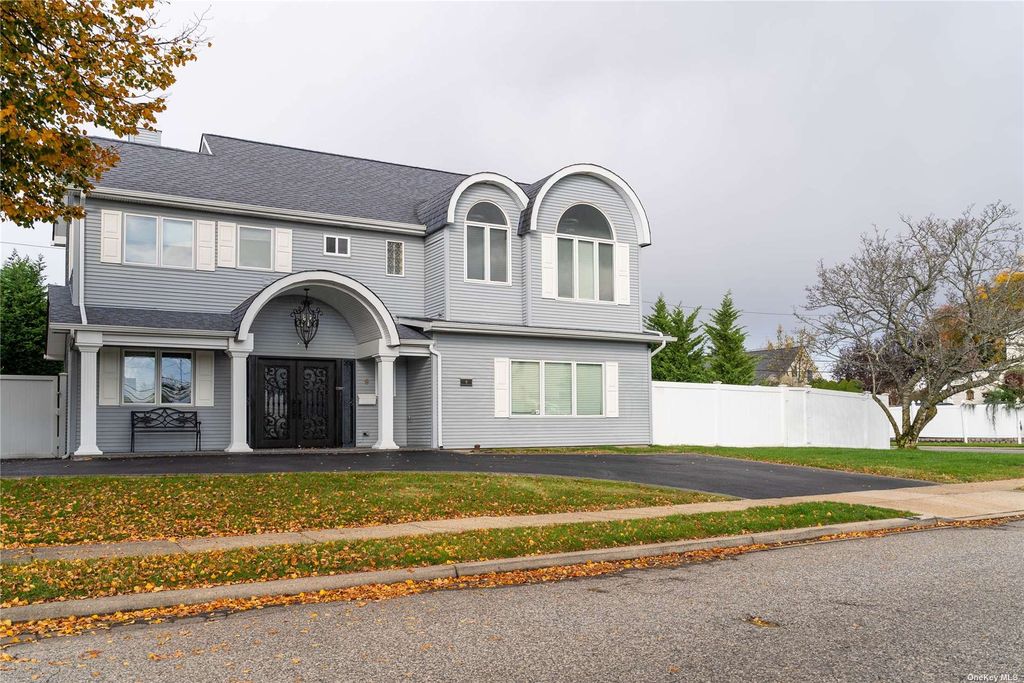 9 Collector Lane, Levittown, NY 11756 | Trulia