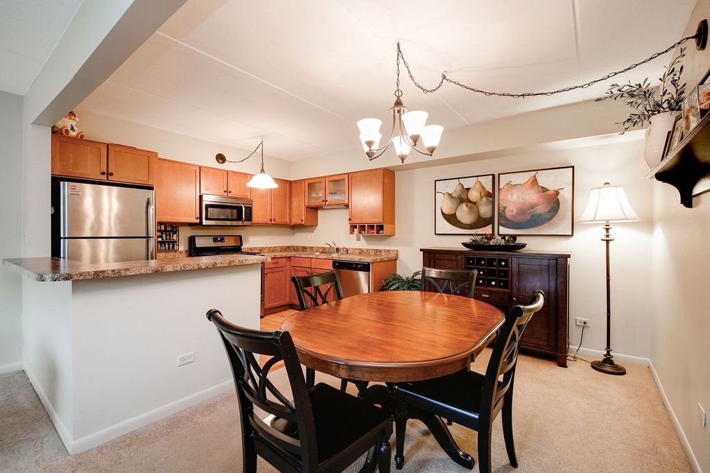 2-10 Woodland Ct #6C1, Lombard, IL 60148 - See Est. Value, Schools & More