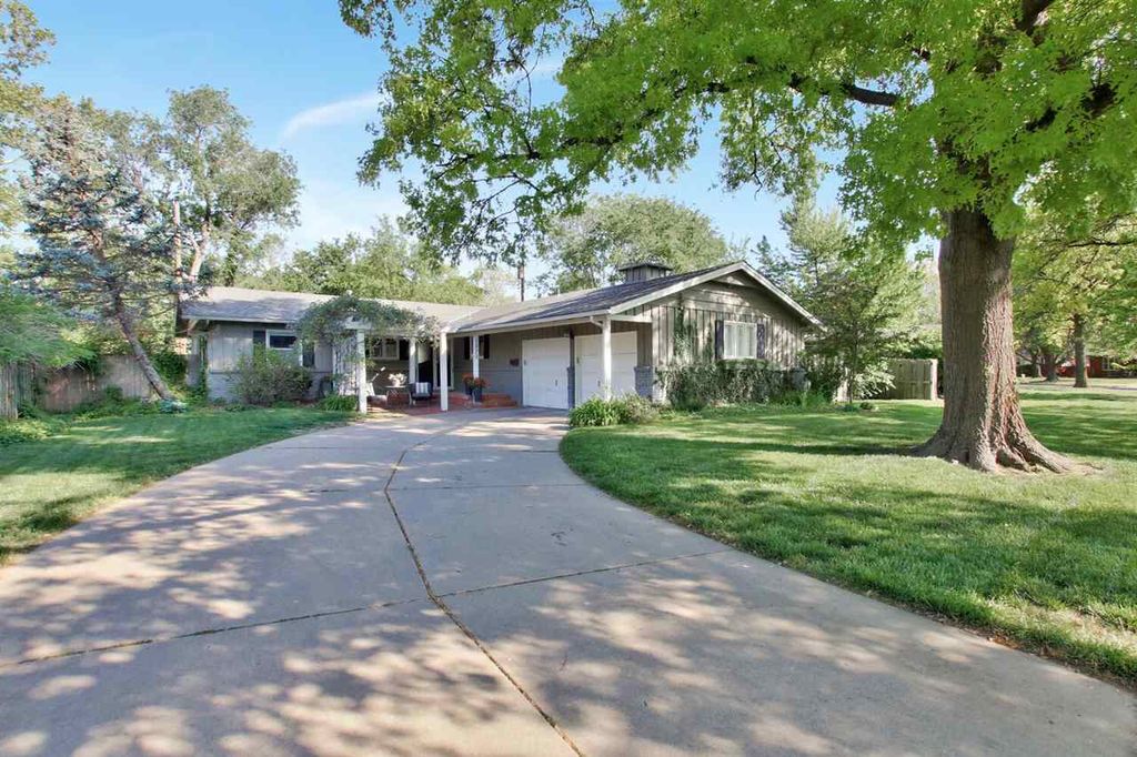 1471 N Stratford Ln, Wichita, KS 67206 | Trulia