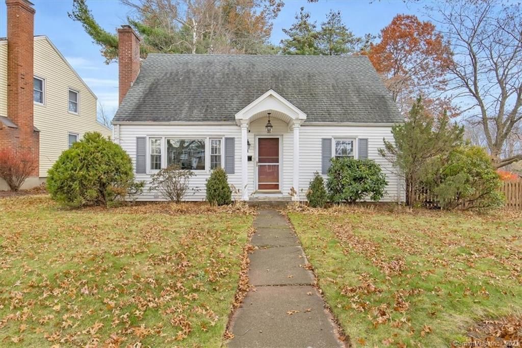 4 Shadow Lane, West Hartford, CT 06110 - See Est. Value, Schools & More