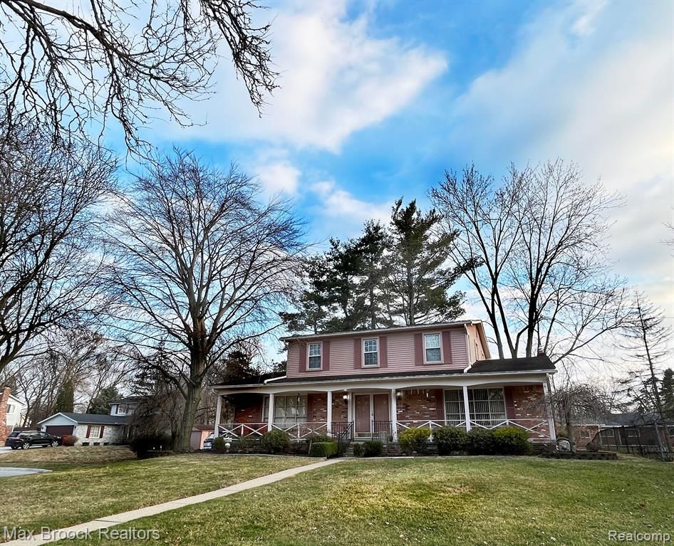 19285 Jeffrey Ln, Southfield, MI 48075 - See Est. Value, Schools & More