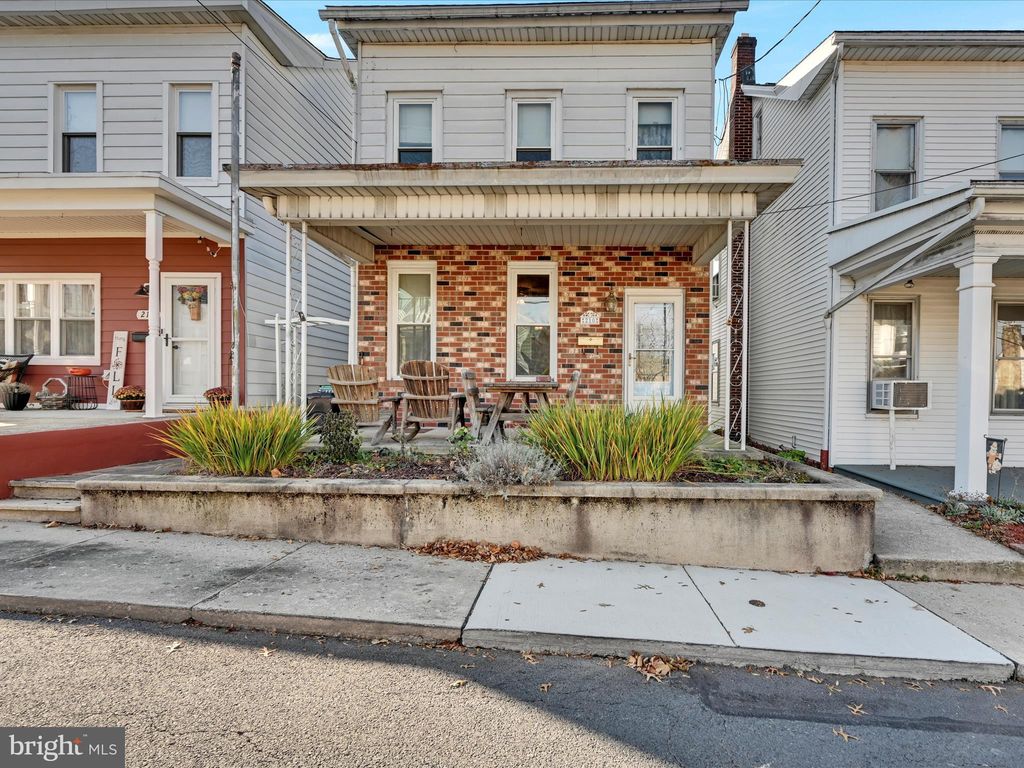 210 High St, Schuylkill Haven, PA 17972 - See Est. Value, Schools & More