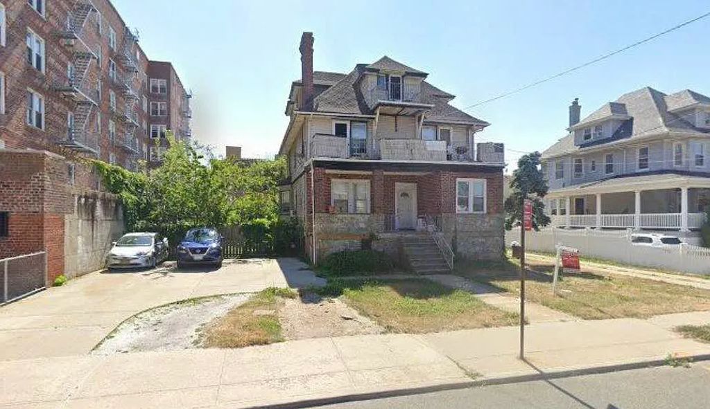 135 Beach 124th St, Far Rockaway, NY 11694 | Trulia