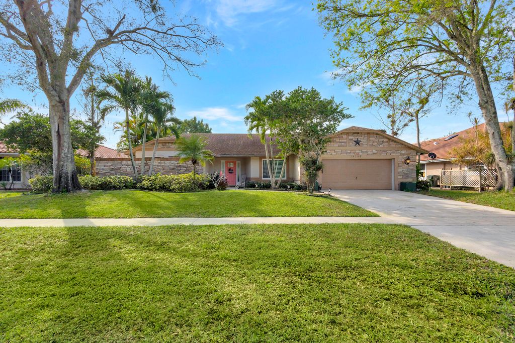 14294 Paddock Drive, Wellington, FL 33414 - See Est. Value, Schools & More