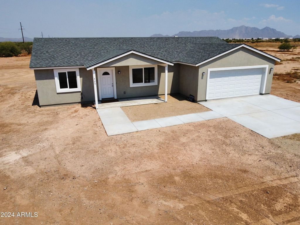 725 E Hanna Rd, Eloy, AZ 85131 - See Est. Value, Schools & More