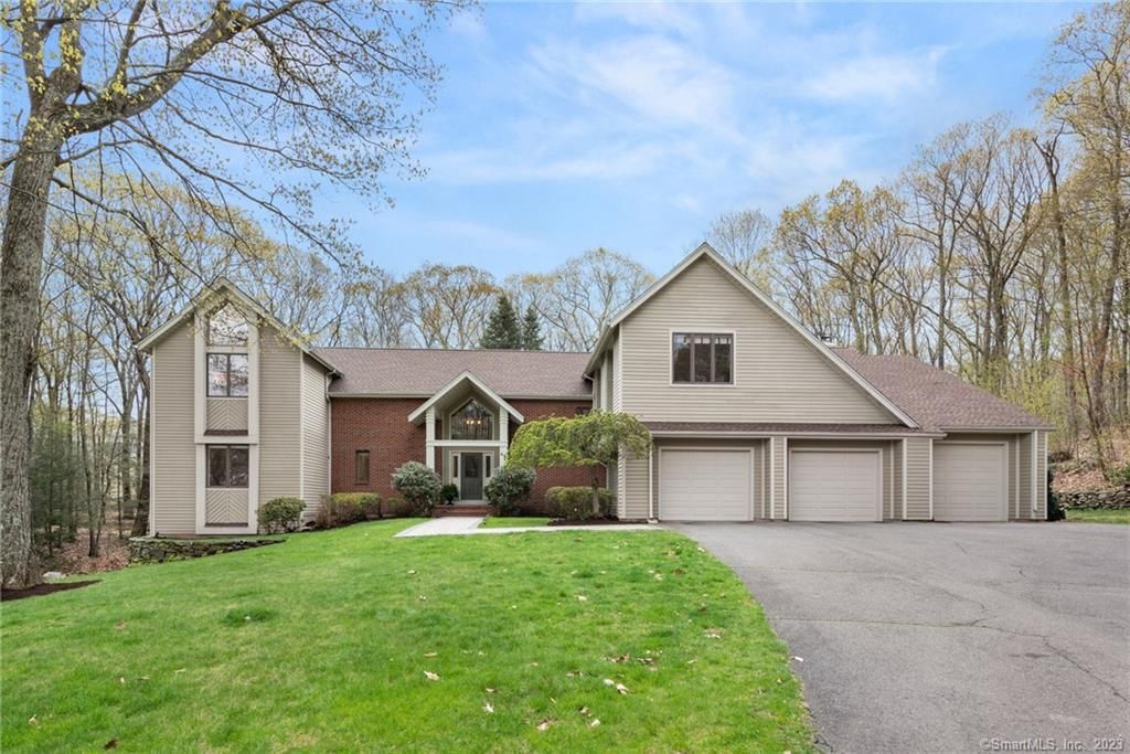 48 Hunters Crossing, Burlington, CT 06013 - See Est. Value, Schools & More
