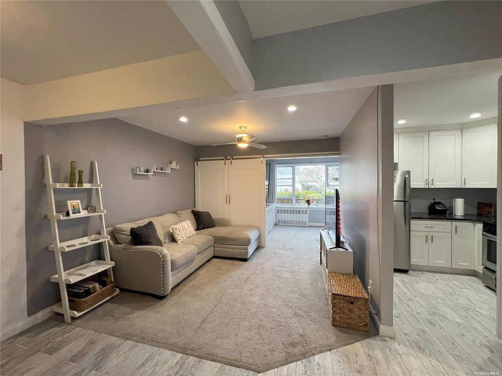 250 W Merrick Rd Road UNIT 1B, Freeport, NY 11520 | Trulia