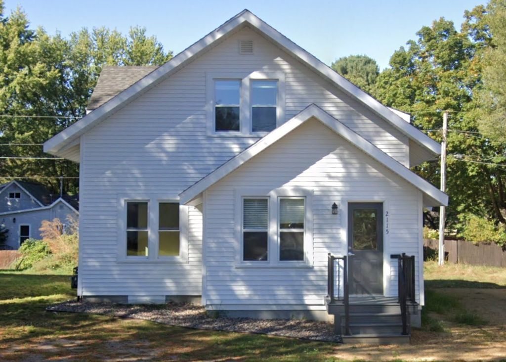 2115 3rd St E, Menomonie, WI 54751 | Trulia