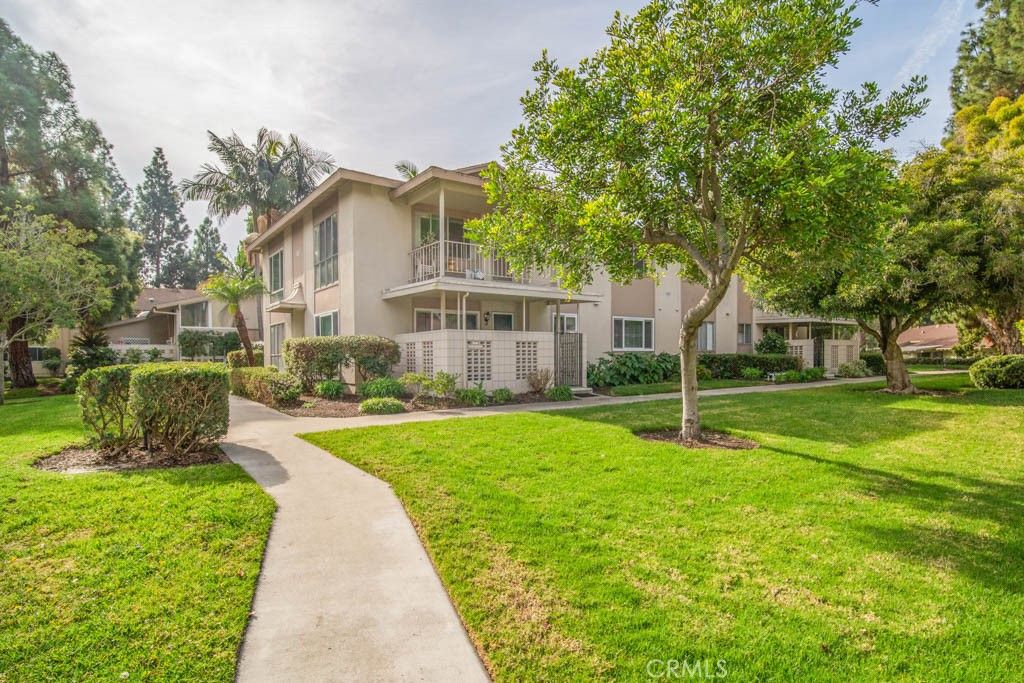 121 Via Estrada #B, Laguna Woods, CA 92637 - See Est. Value, Schools & More