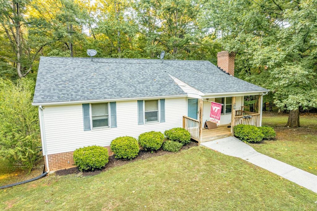 107 Fox Creek Dr, Goode, VA 24556 - See Est. Value, Schools & More