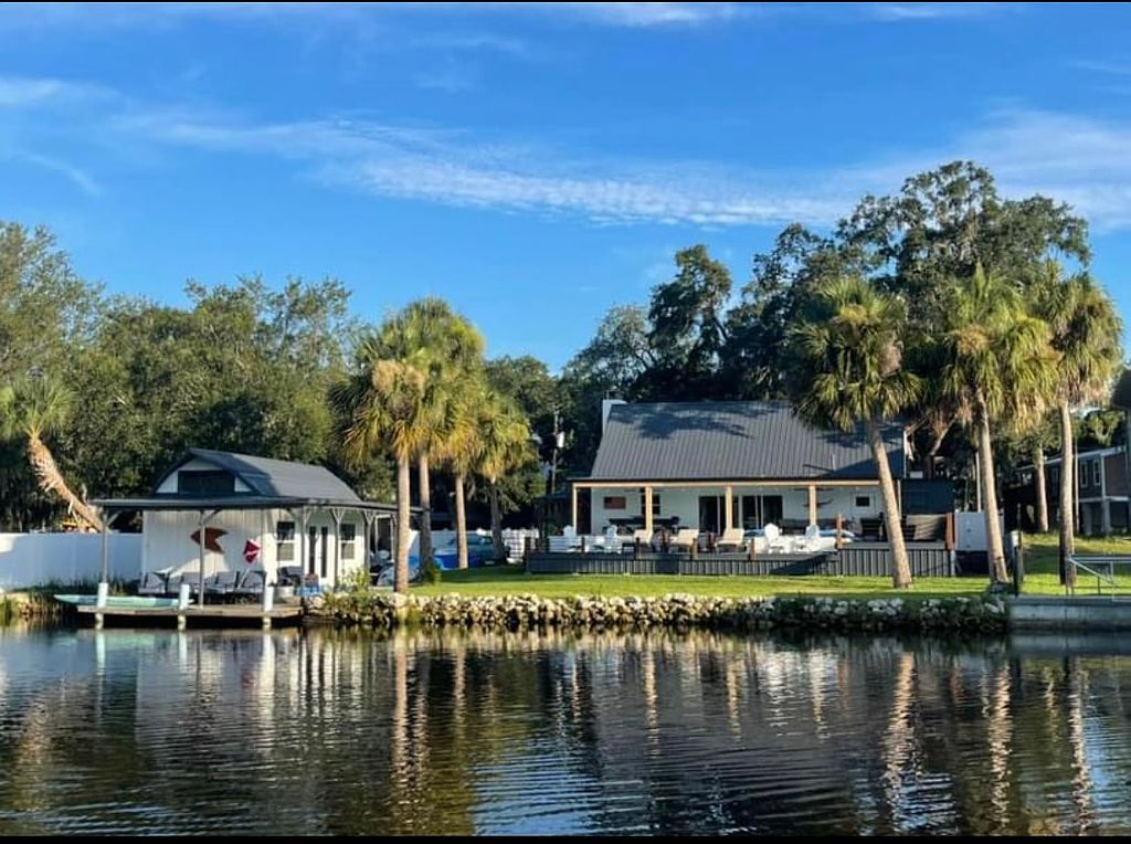 5551 S Island Dr, Homosassa, FL 34448 - See Est. Value, Schools & More