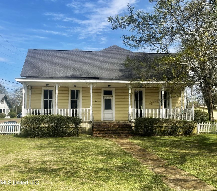 204 Park St, Lyon, MS 38645 - See Est. Value, Schools & More