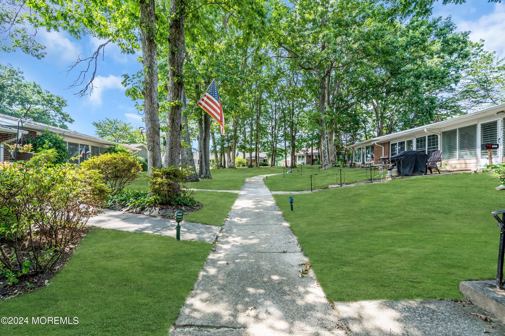 534 Dartmoor Court #D, Lakewood, NJ 08701 - See Est. Value, Schools & More