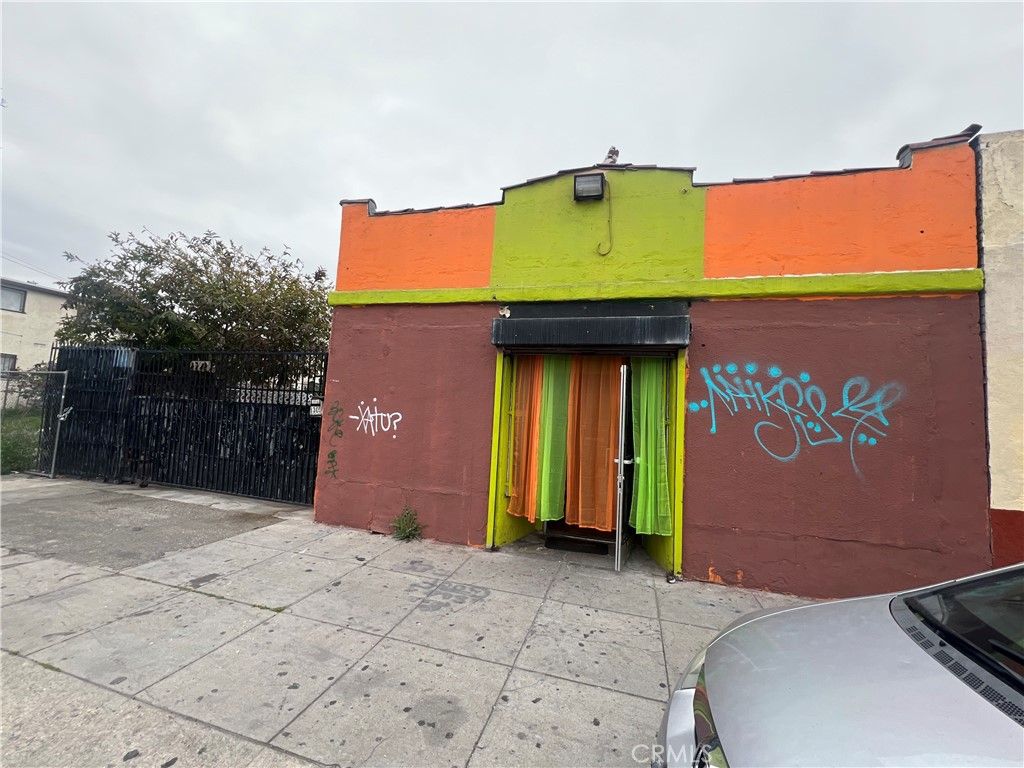 8310 South Broadway, Los Angeles, CA 90003 - See Est. Value, Schools & More