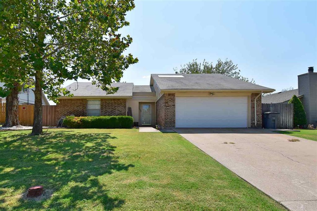 2637 NE Lake Ave, Lawton, OK 73507 | Trulia