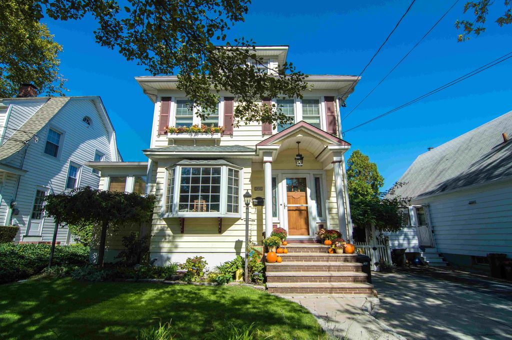 191 College Ave, Staten Island, NY 10314 - See Est. Value, Schools & More