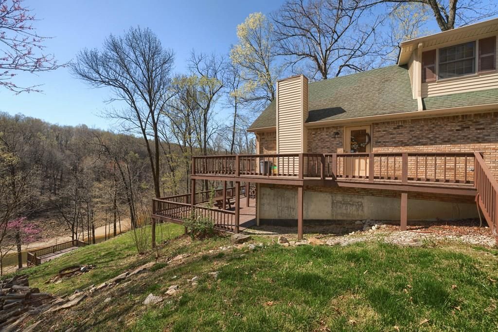 355 Timberlake Ln, Mc Daniels, KY 40152 - See Est. Value, Schools & More