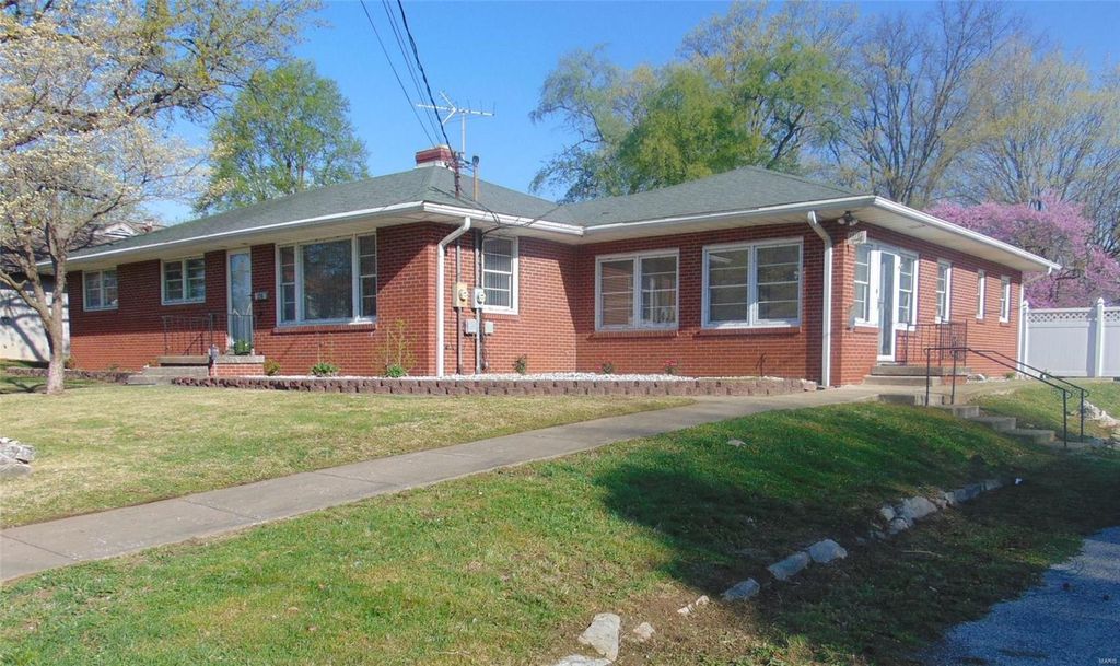 226 W Elm St, Alton, IL 62002 | Trulia