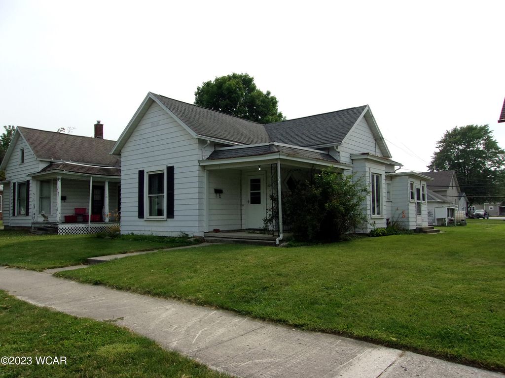 609 S Blackhoof St, Wapakoneta, OH 45895 - See Est. Value, Schools & More