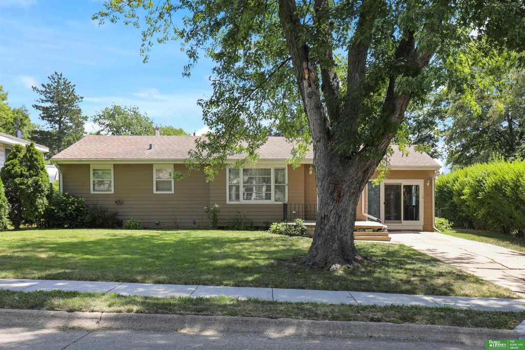 4811 N 93rd St, Omaha, NE 68134 - See Est. Value, Schools & More