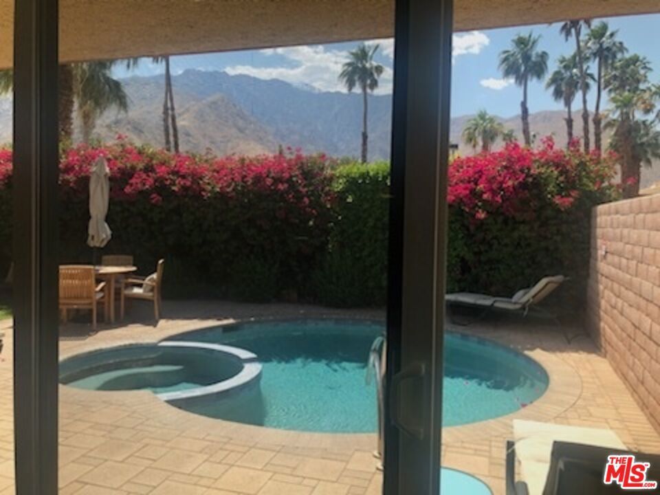 372 Cabrillo Rd, Palm Springs, CA 92262 - See Est. Value, Schools & More