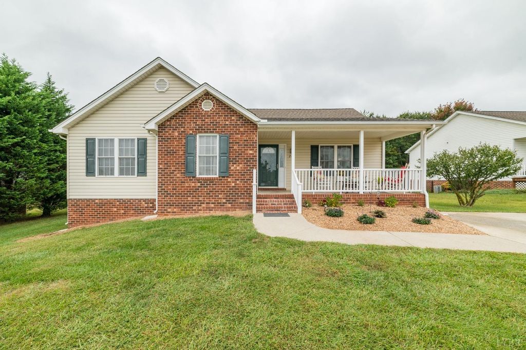 212 Russell Springs Dr, Lynchburg, VA 24501 - See Est. Value, Schools ...