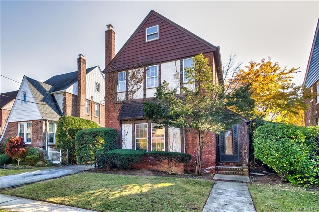 6 Dubonnet Road, Valley Stream, NY 11581 | Trulia