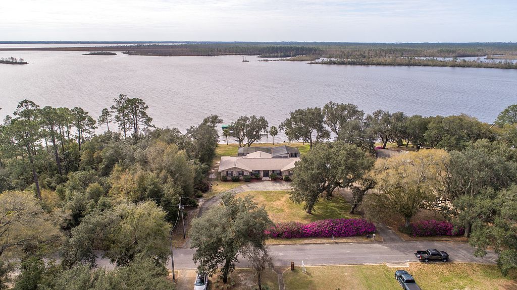 5900 Hurst Hammock Rd, Pensacola, FL 32526 - See Est. Value, Schools & More