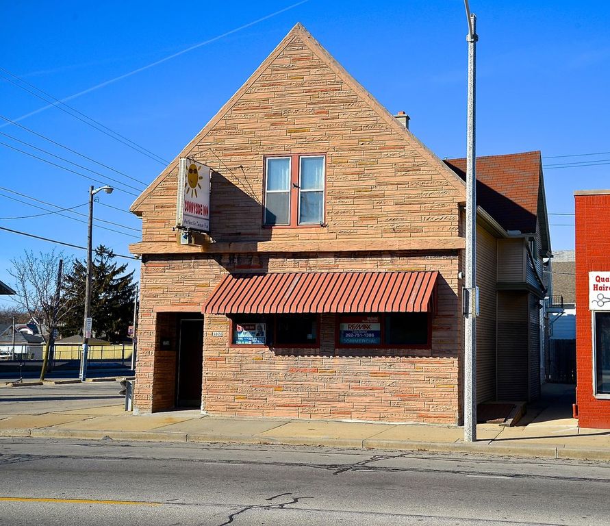 3026 W Lincoln Ave, Milwaukee, WI 53215 - See Est. Value, Schools & More