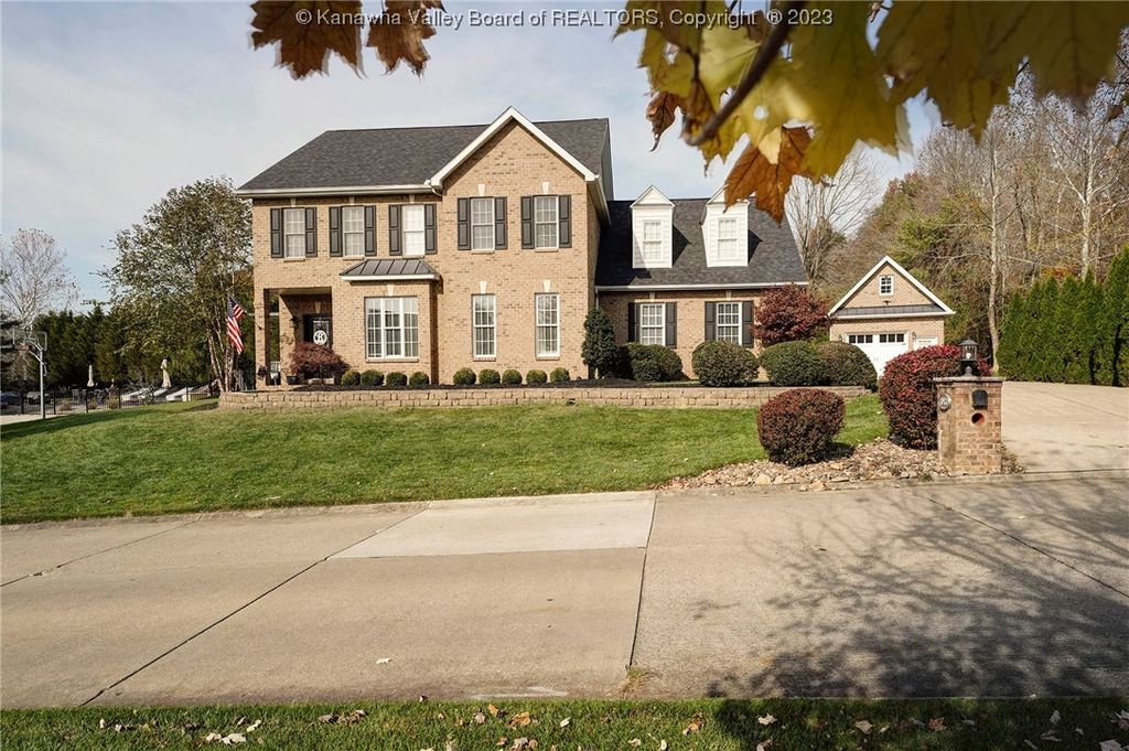 1013 Crestmont Rd, Hurricane, WV 25526 - See Est. Value, Schools & More