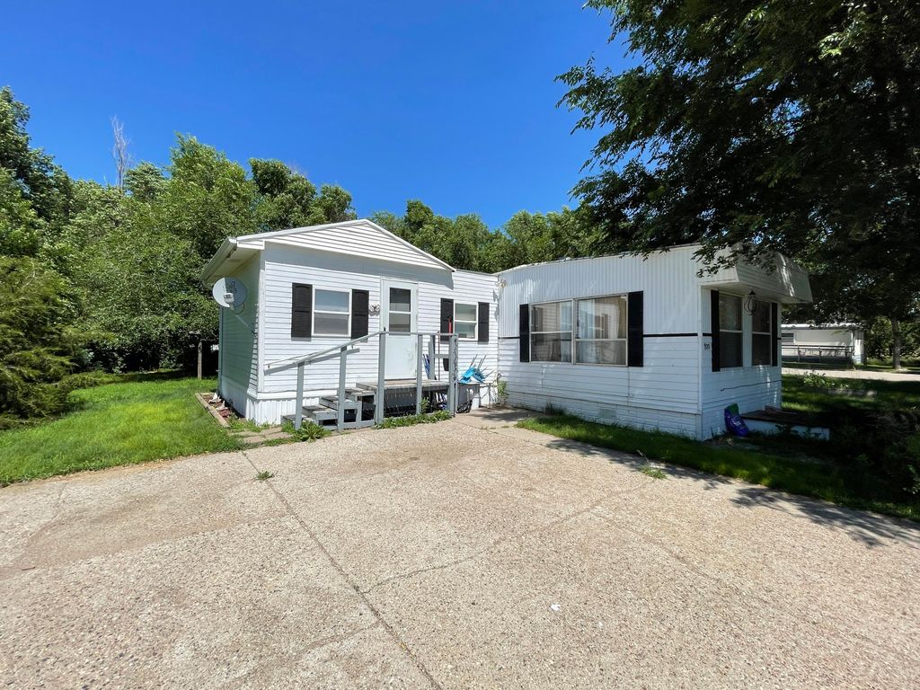 700 17th St W, Mobridge, SD 57601 - See Est. Value, Schools & More