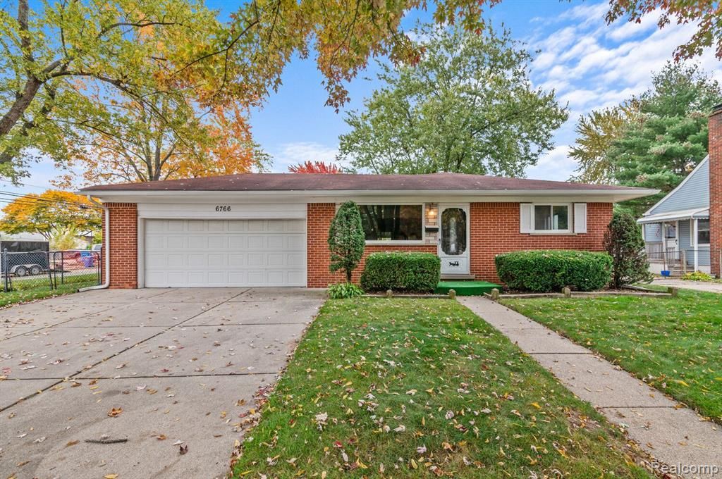 6766 Kinmore St, Dearborn Heights, MI 48127 - See Est. Value, Schools ...