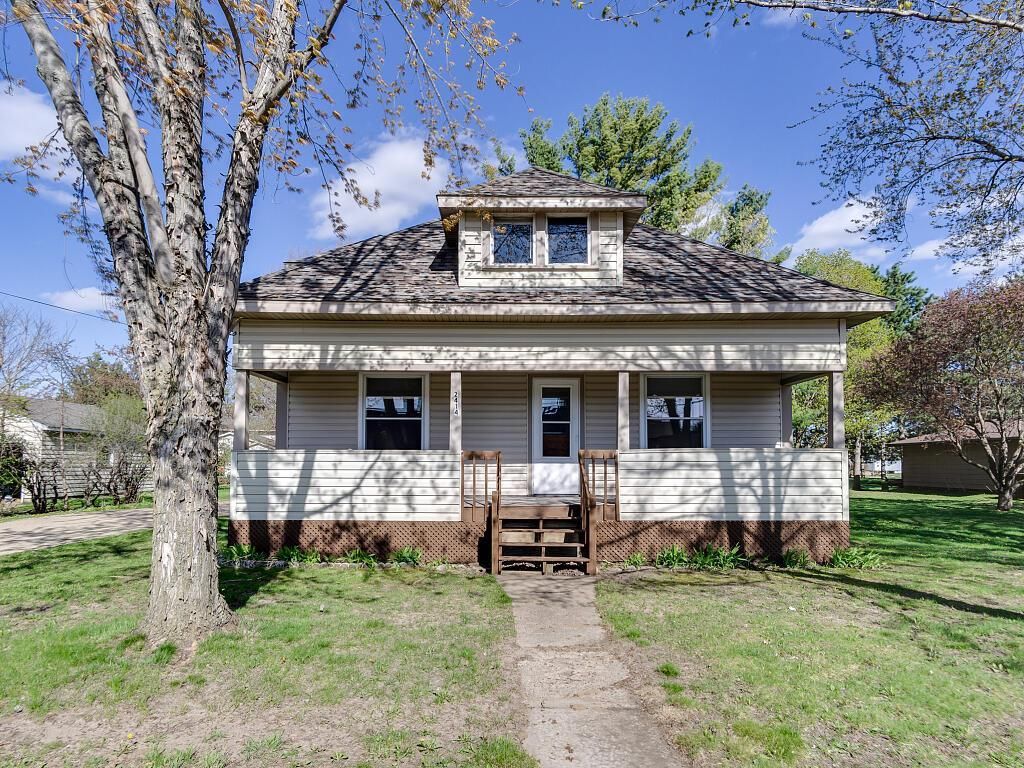 2414 Wilson St, Menomonie, WI 54751 - See Est. Value, Schools & More