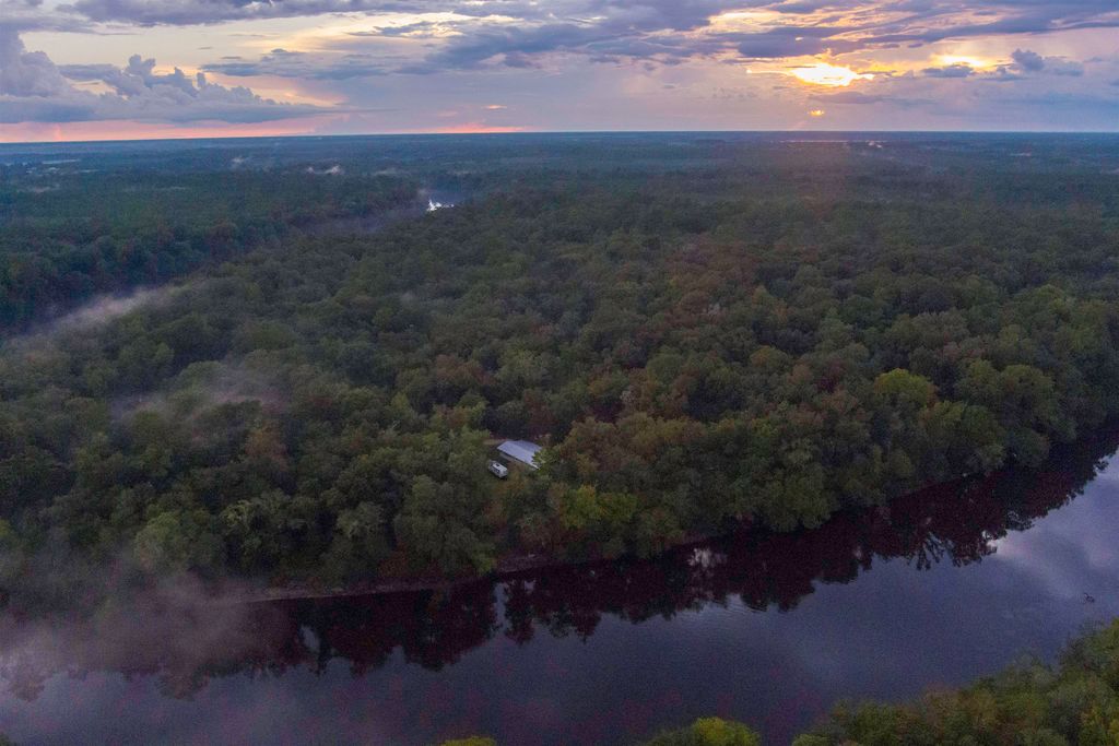 135 SE Yamasee Trl, Lee, FL 32059 - See Est. Value, Schools & More