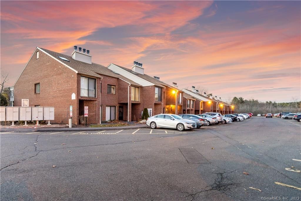 279 Redstone Hill Rd #60, Bristol, CT 06010 | Trulia