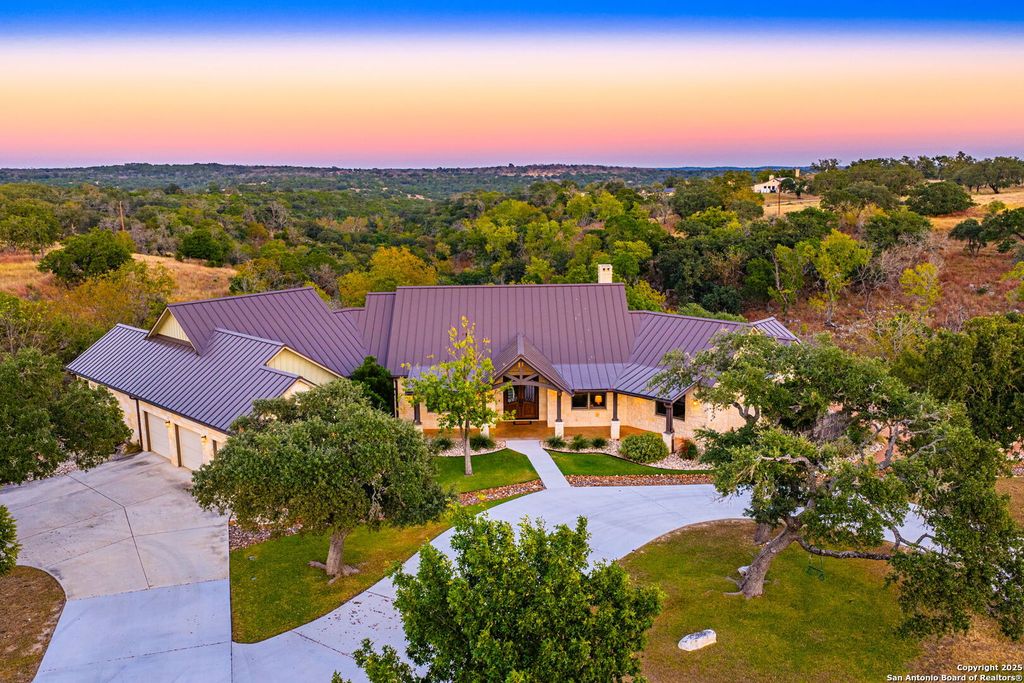 131 N Bootlegger Ln, Kerrville, TX 78028 | MLS# 1930423 | Trulia