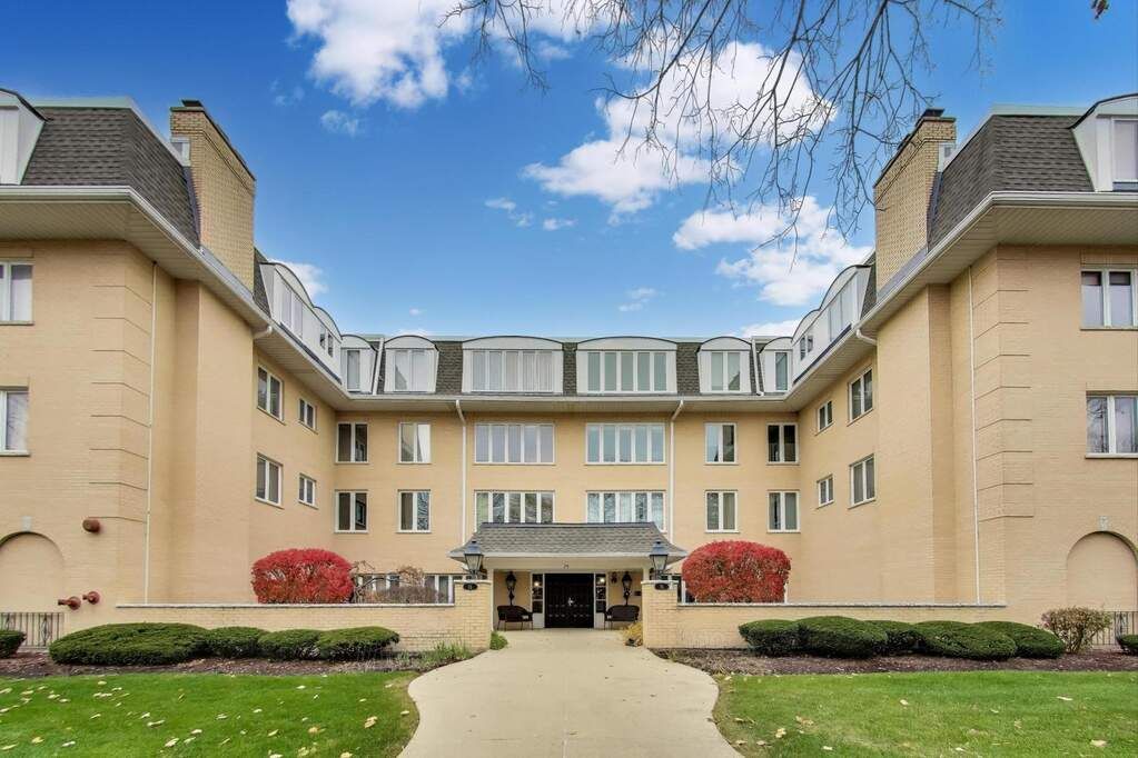 75 S 6th Ave #204, La Grange, IL 60525 - See Est. Value, Schools & More