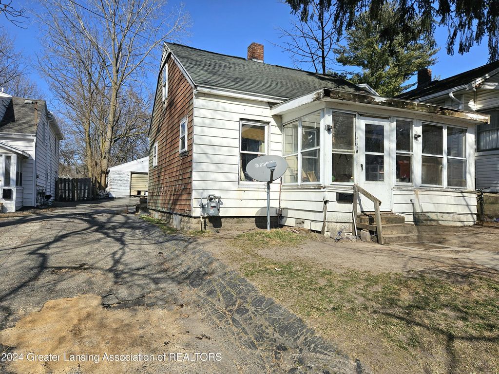 215 E Hodge Ave, Lansing, MI 48910 - See Est. Value, Schools & More