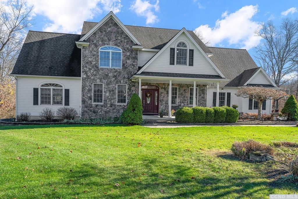 5 Tyler Dr, East Greenbush, NY 12061 - See Est. Value, Schools & More