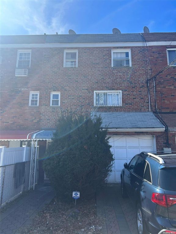 3903 Ely Avenue, Bronx, NY 10466 - See Est. Value, Schools & More