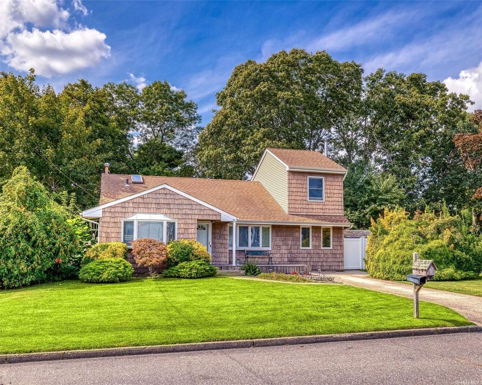 20 Larry Road, Selden, NY 11784 | Trulia