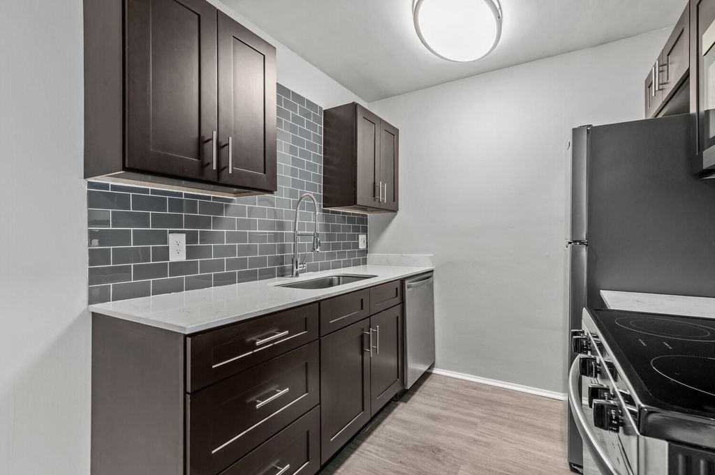 12916 Heritage #884101SR, Plymouth, MI 48170 - See Est. Value, Schools ...