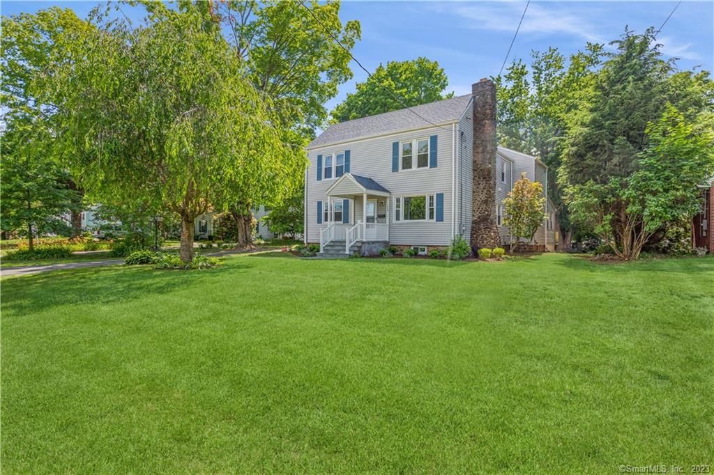 159 Ridgewood Road, West Hartford, CT 06107 - See Est. Value, Schools ...